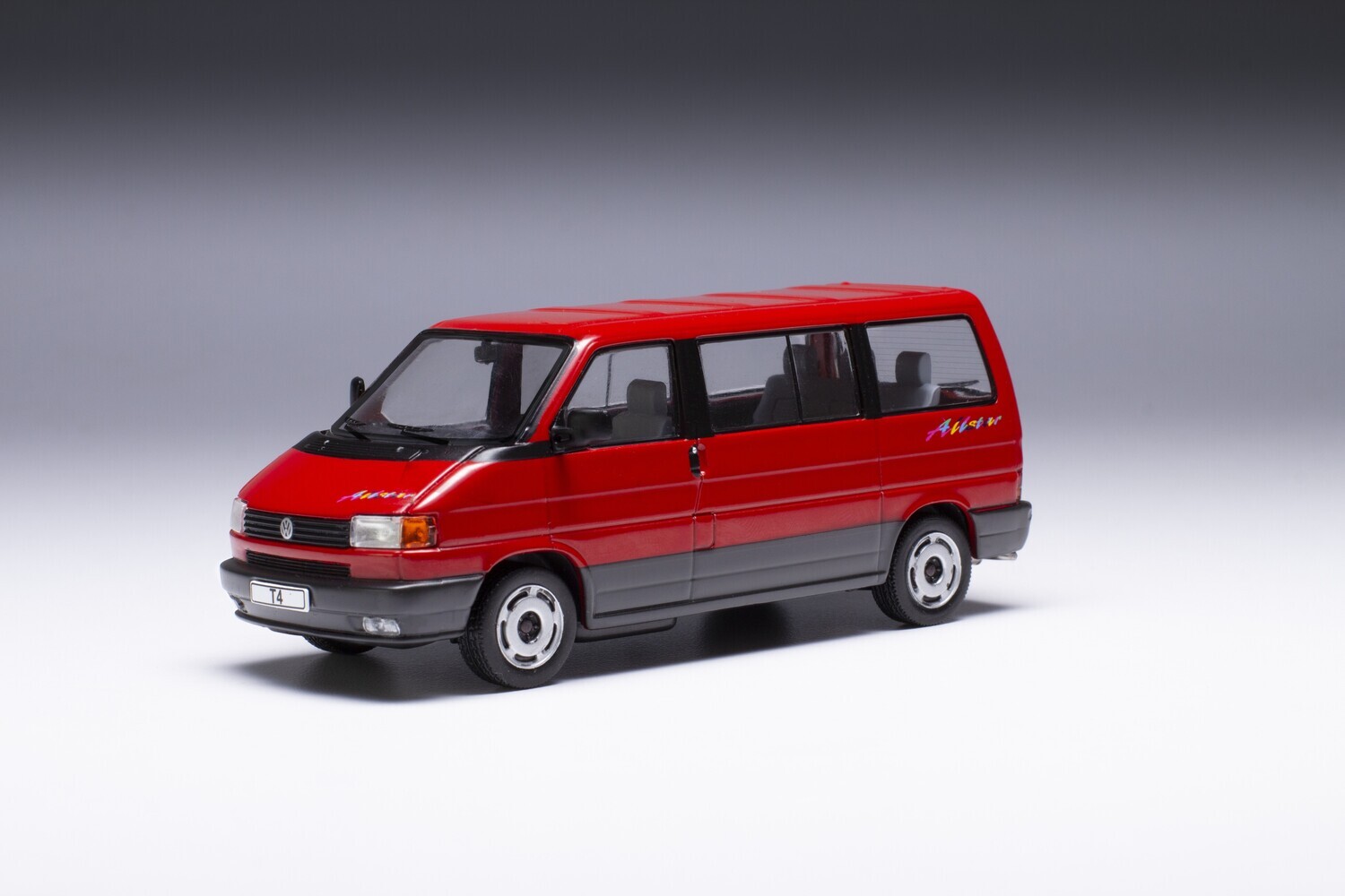 1:43 Ixo - VW Transporter T4, rot, 1990