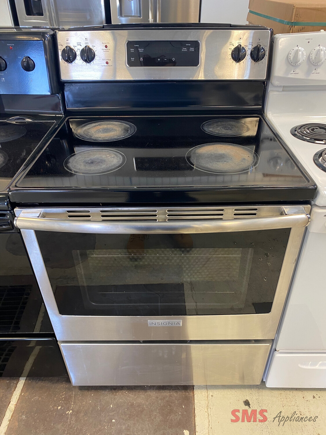 Insignia 30" Freestanding Electric Range 5.0 Cu. Ft. SN-RNE4BMSS9-C