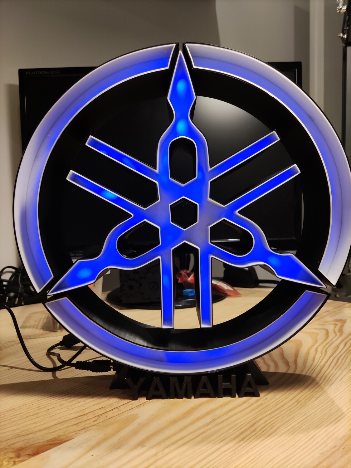 Enseigne lumineuse connectée logo Yamaha format : 300