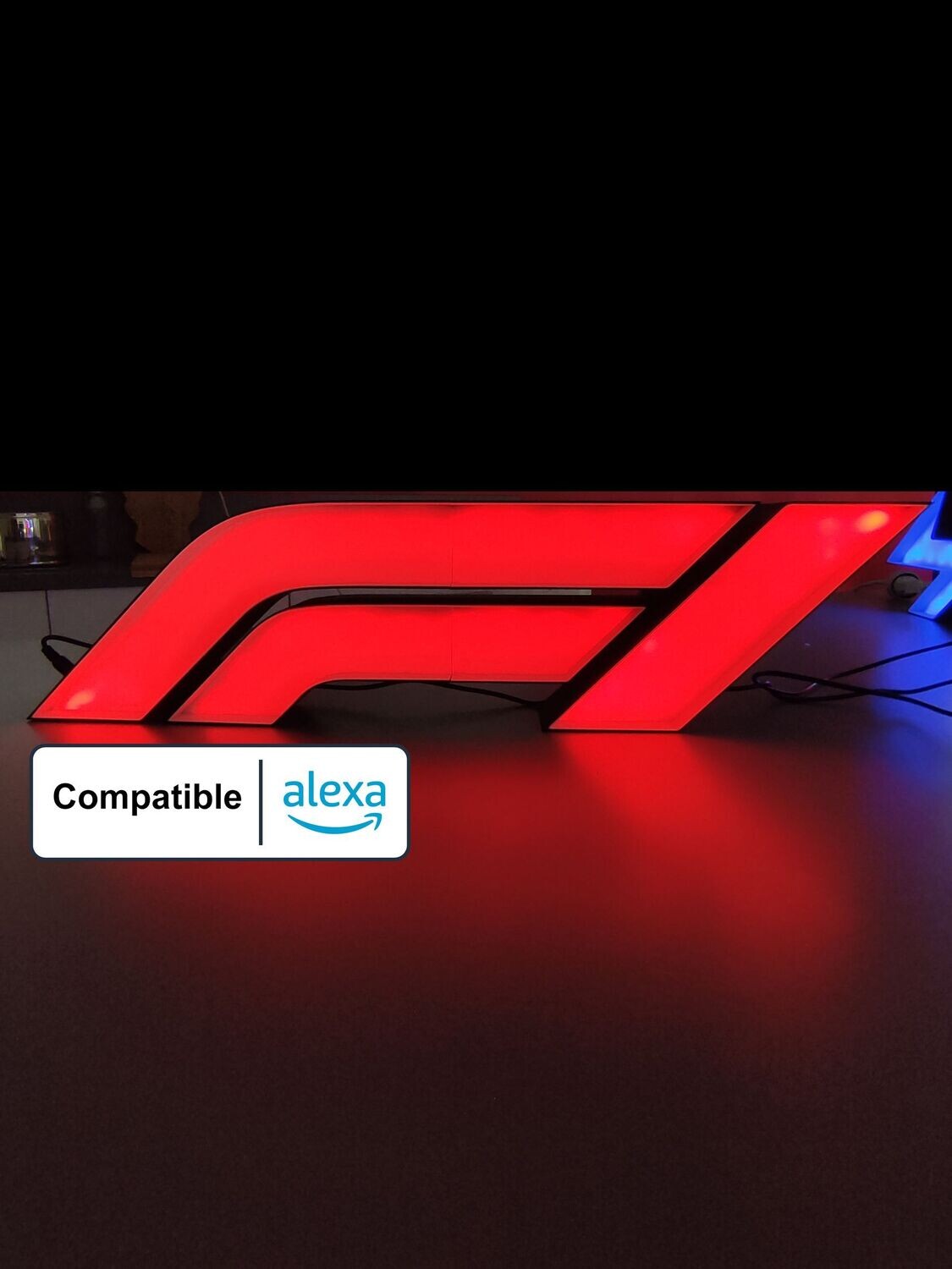 Enseigne lumineuse connectée logo F1 format : 600