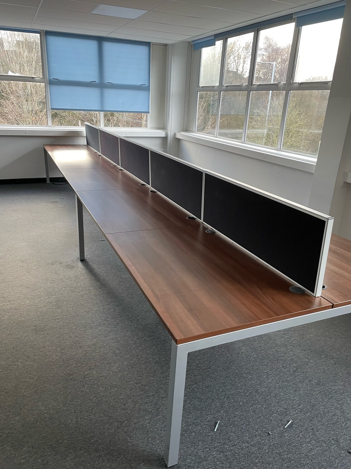 Pod Of 8 Desks With Partitions