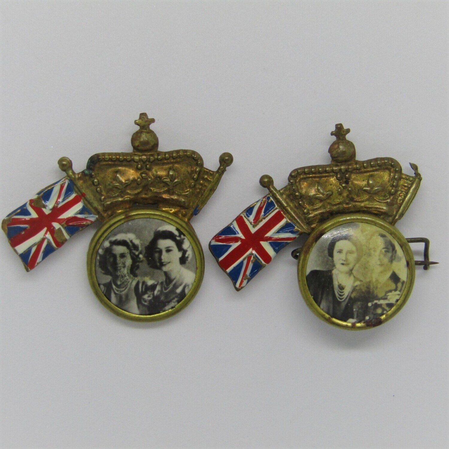 Pair of 1947 Royal Visit South Africa pin badges with different photos ...