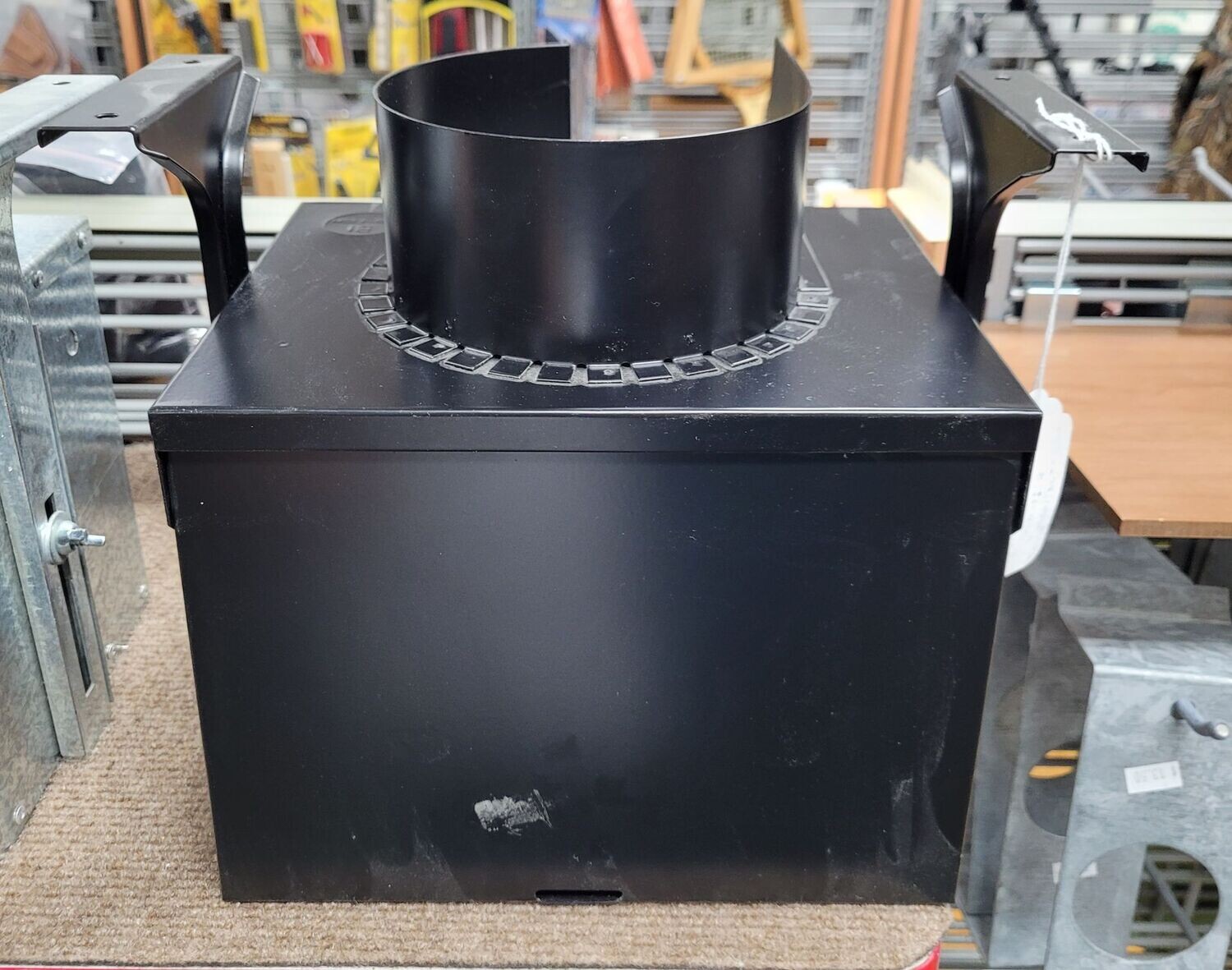 UNIVERSAL FISH FEEDER ASSEMBLY Metal Box with ¼” Motor, Slinger and ...