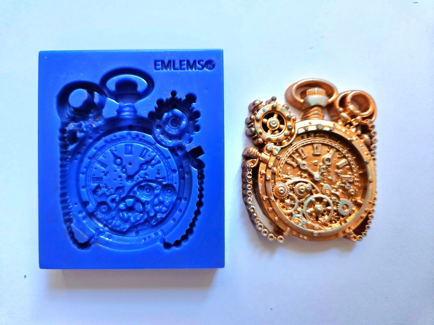 EMLEMS SMALL STEAMPUNK POCKET WATCH MOULD