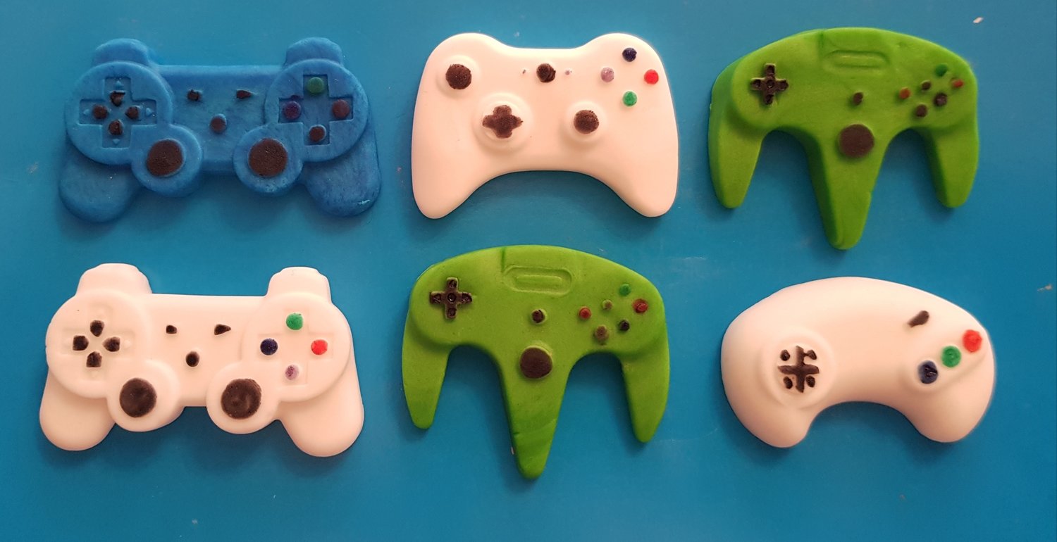 6 GAME CONTROLLERS EDIBLE CAKE TOPPERS