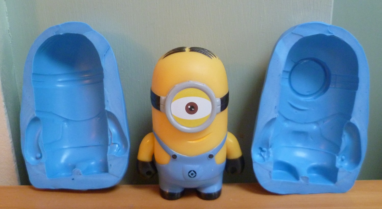 3D MEDIUM MINION SILICONE MOULD