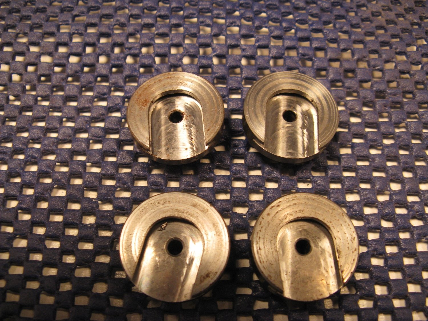 Maynard Shell Holder