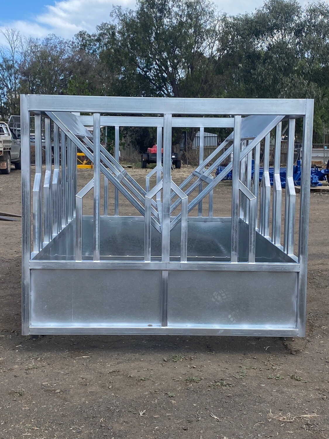 Large Maxi-Feeder Hay feeder