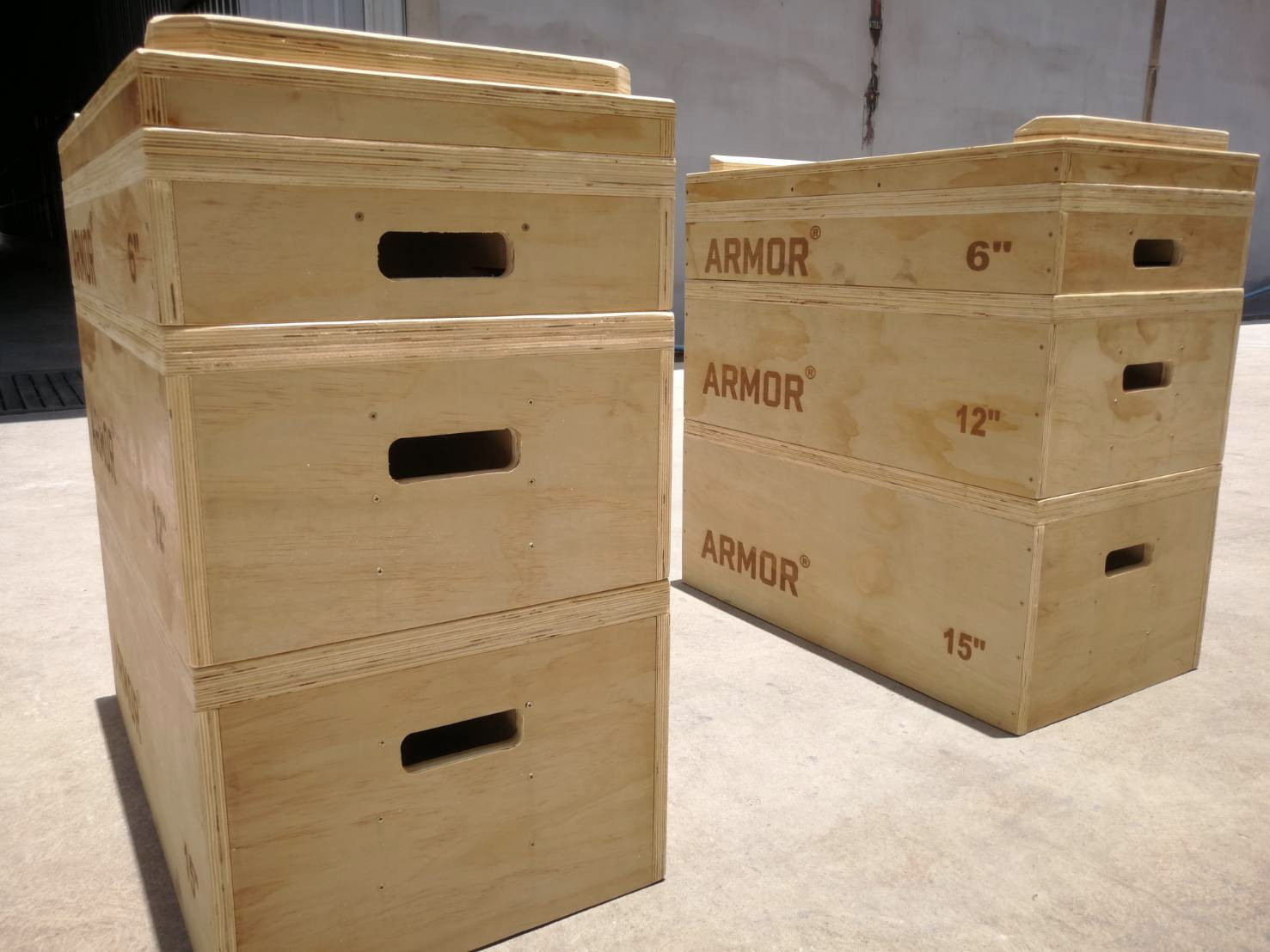 WEIGHTLIFTING ACCESSORIES