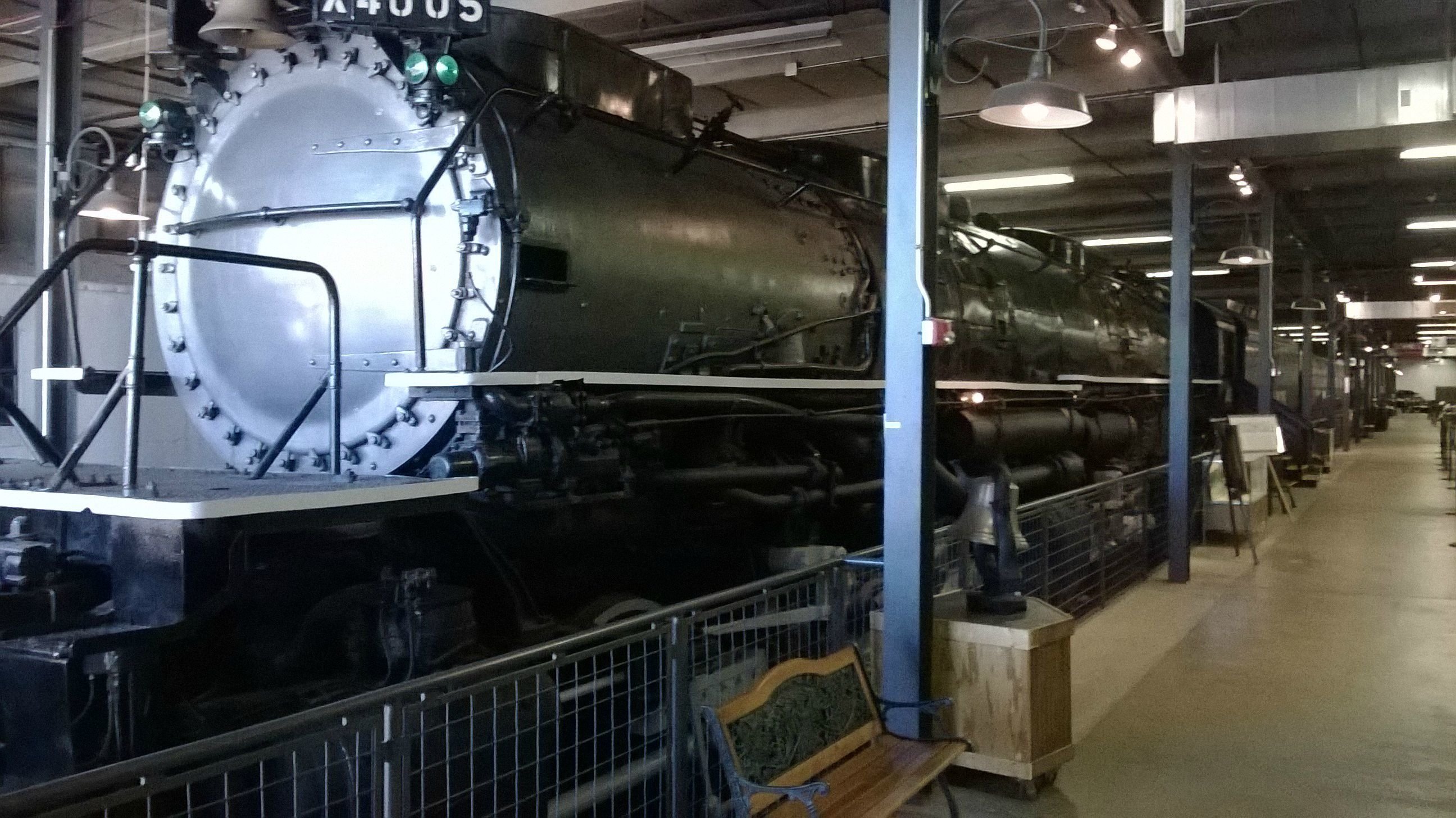 AHM 5114B Class 4884-2 UP 4-8-8-4 "Big Boy" Locomotive #4005 HO Scale