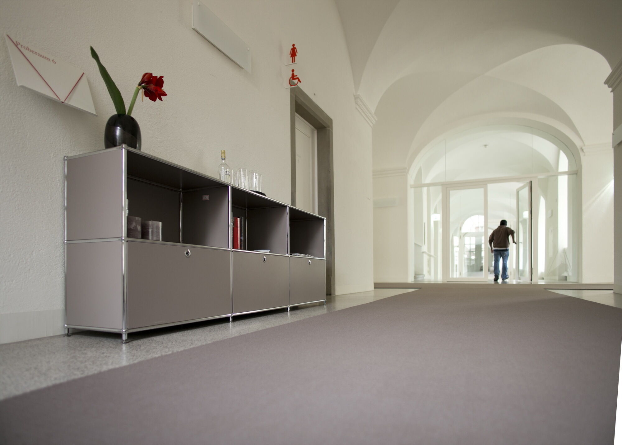 FLEXCUBE Modulares Möbelsystem & Schreibtische