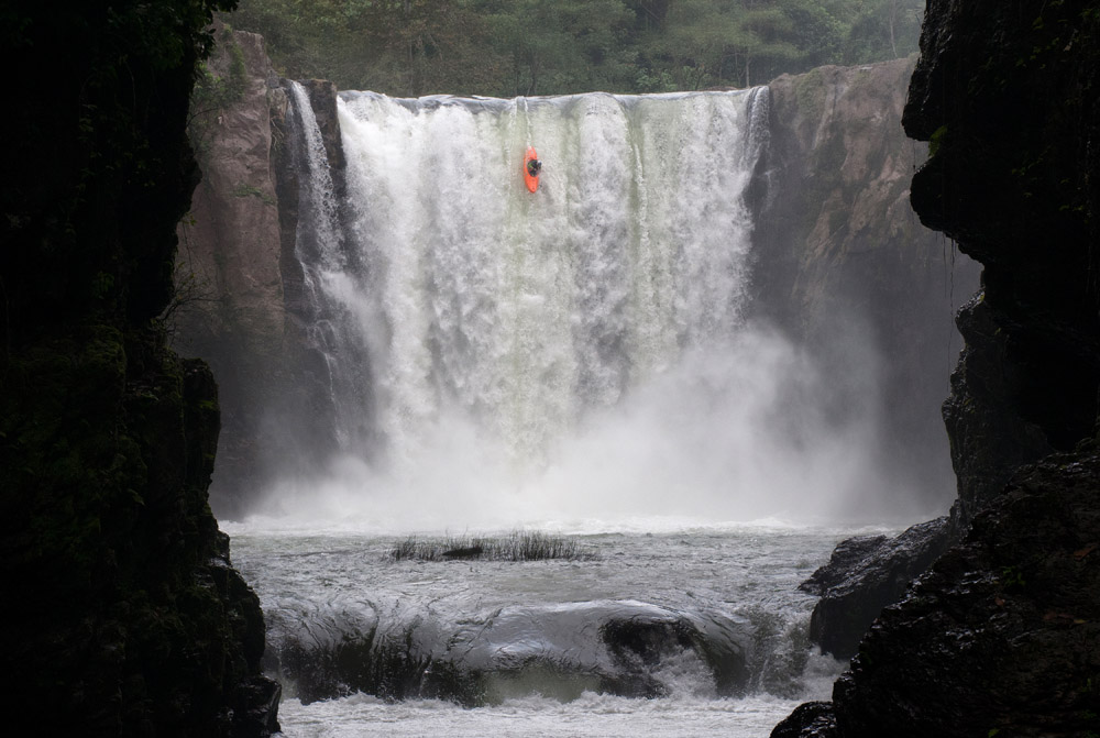 Vertical Cascades: 'Chasing Niagara' Film | GearJunkie