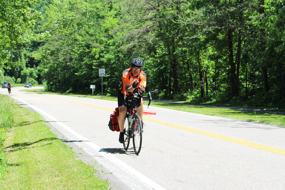 Trail Angels: Giving Back At Trans-Am Bike Race | GearJunkie