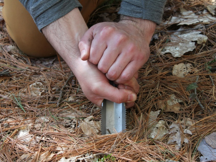 Ultralight Titanium Tool Digs Perfect Poo Holes | GearJunkie