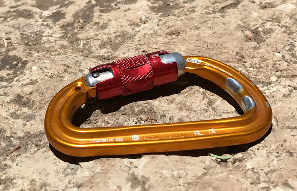 Clip It: Great 2017 Quickdraws, Locking & Standard Carabiners | GearJunkie