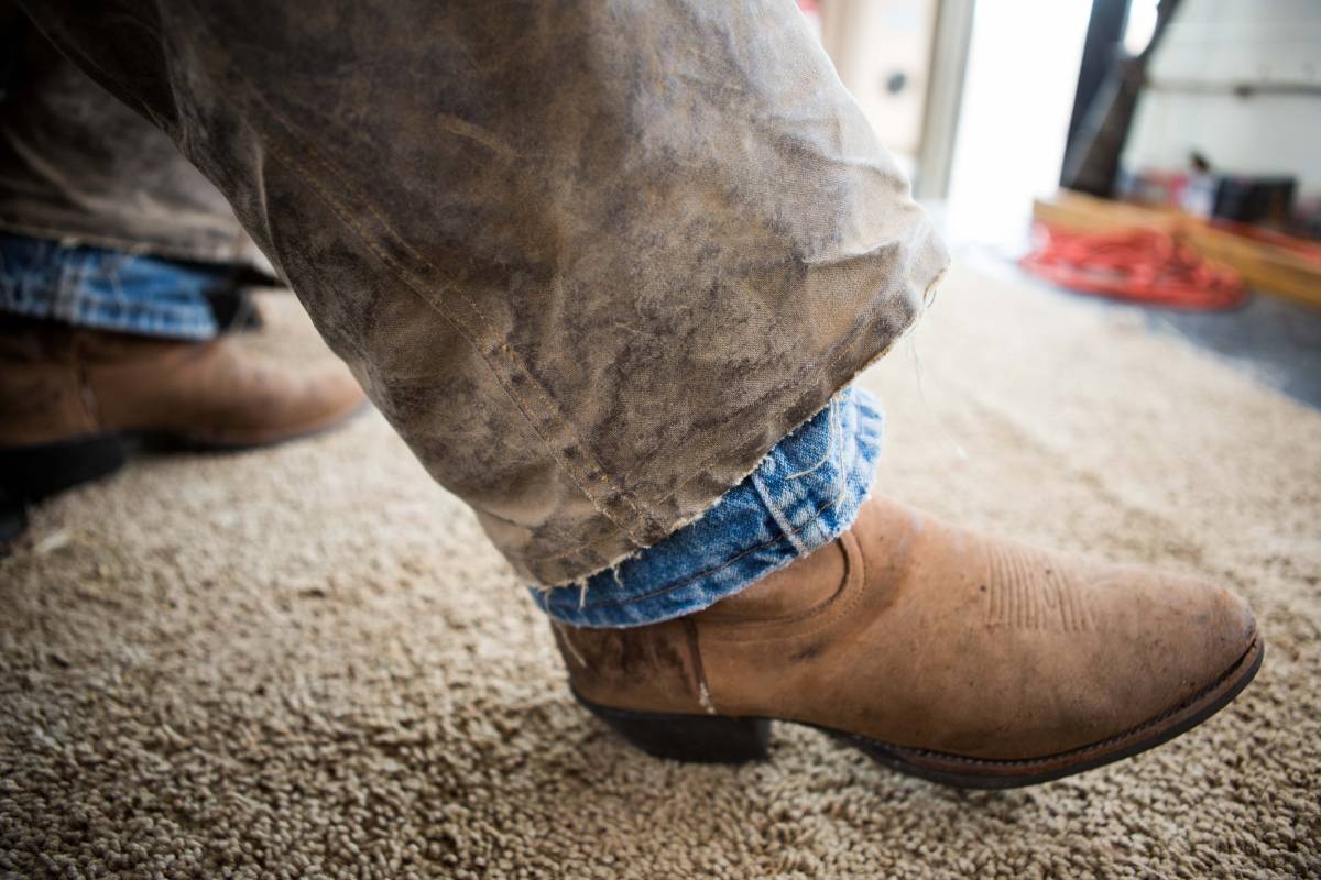 Filson Single Tin Chaps Reviewed: 37 Years in the Field