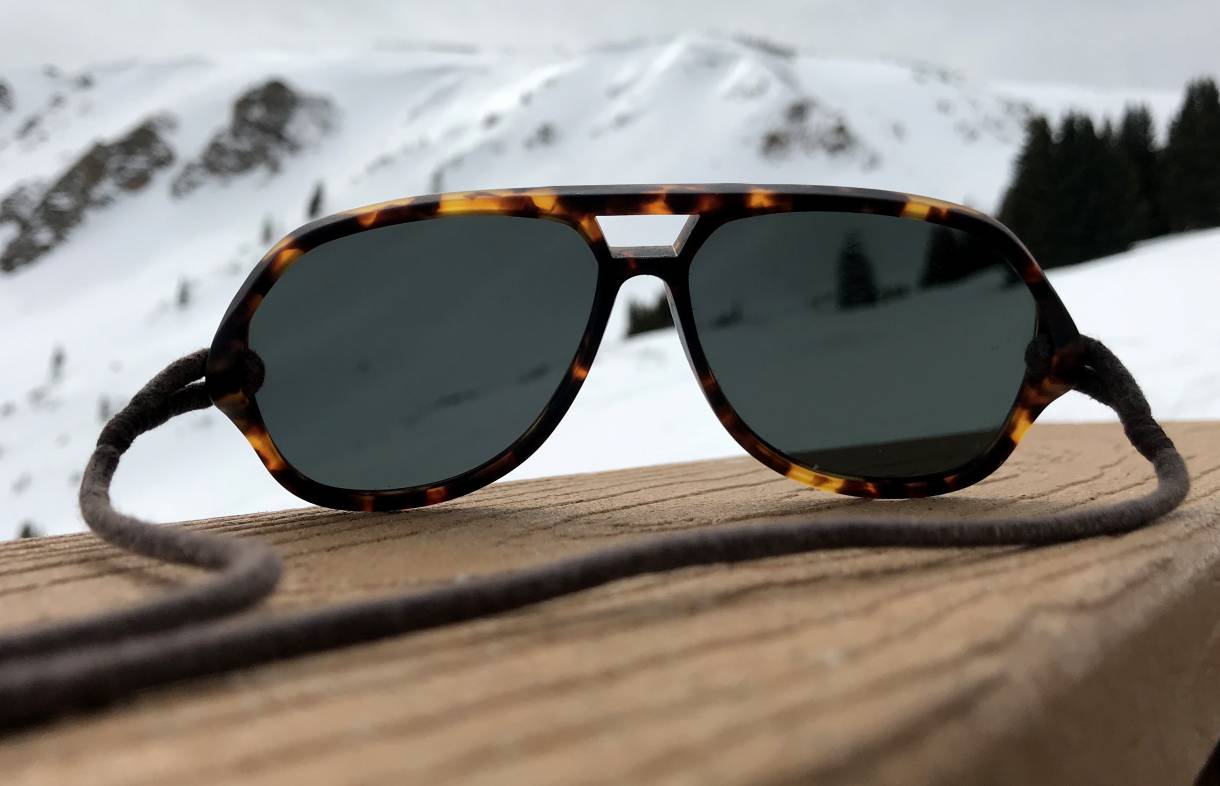 Sunglasses Without Arms Are Surprisingly Awesome