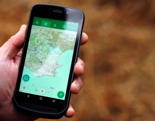 Land Rover Builds a Phone Fit for the Outdoors | GearJunkie