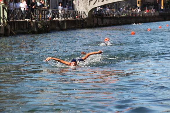 Open-Water Training: How to Safely Swim Outside | GearJunkie