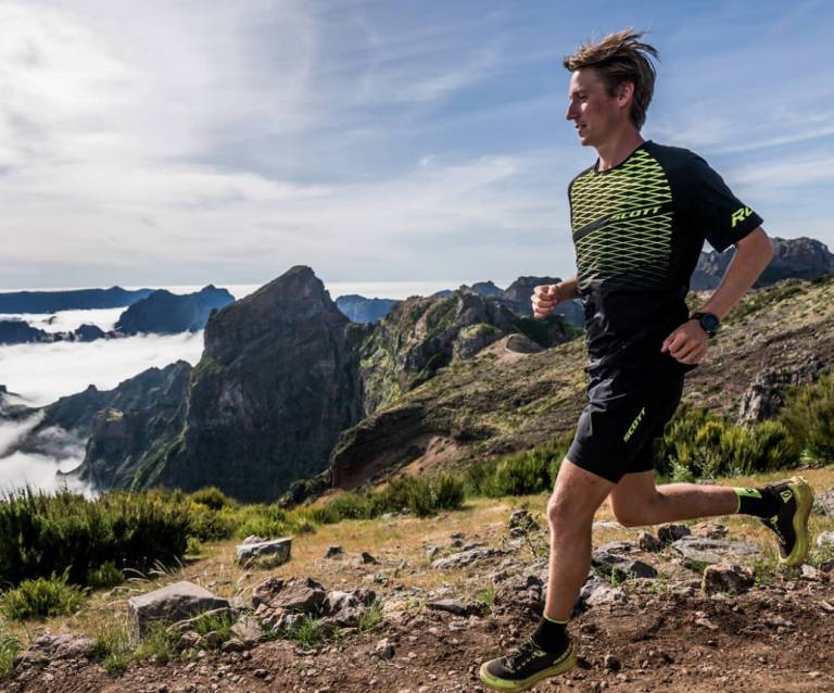 1 Day, 2 FKTs: Runners Make History on Brutal 'Nolan's 14' | GearJunkie