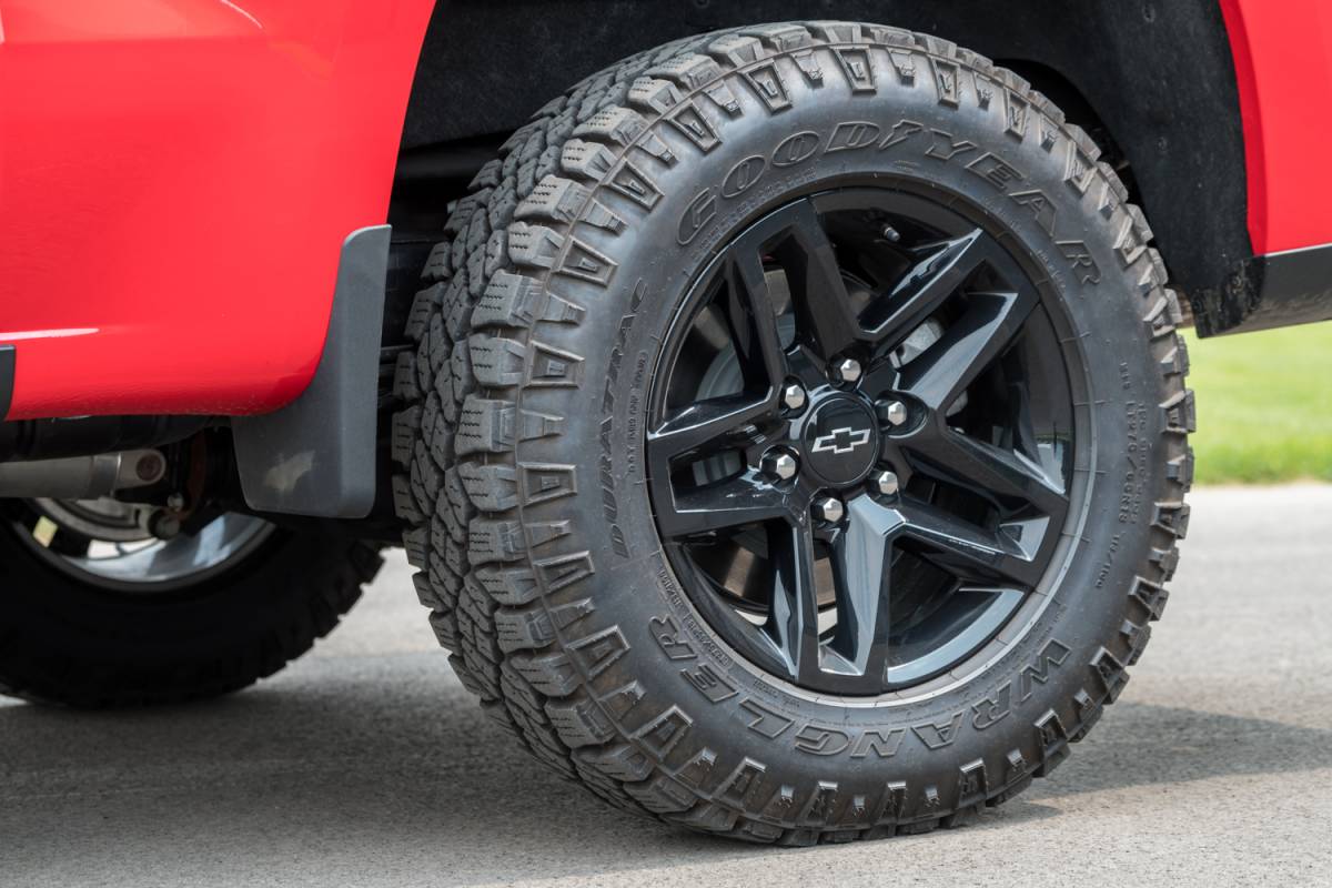 First Drive: 2019 Chevrolet Silverado 1500 Trail Boss Review | GearJunkie