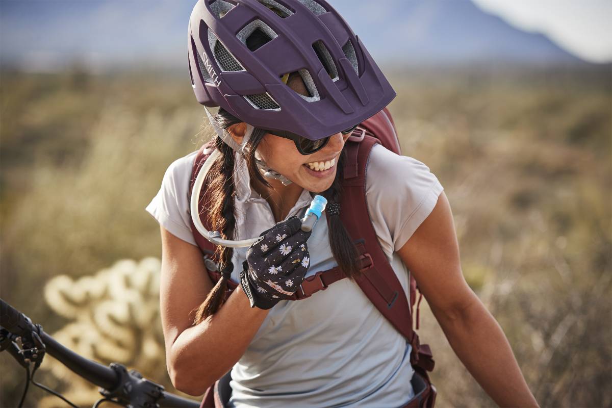 New Journey: Hydro Flask Launches Its 1st Hydration Backpack for Bikers ...