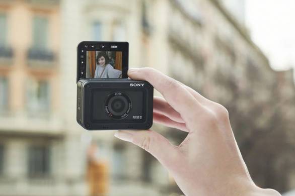 Sony Launches Action Cam With 180-Degree-Tilting LCD Screen: RX0 II ...