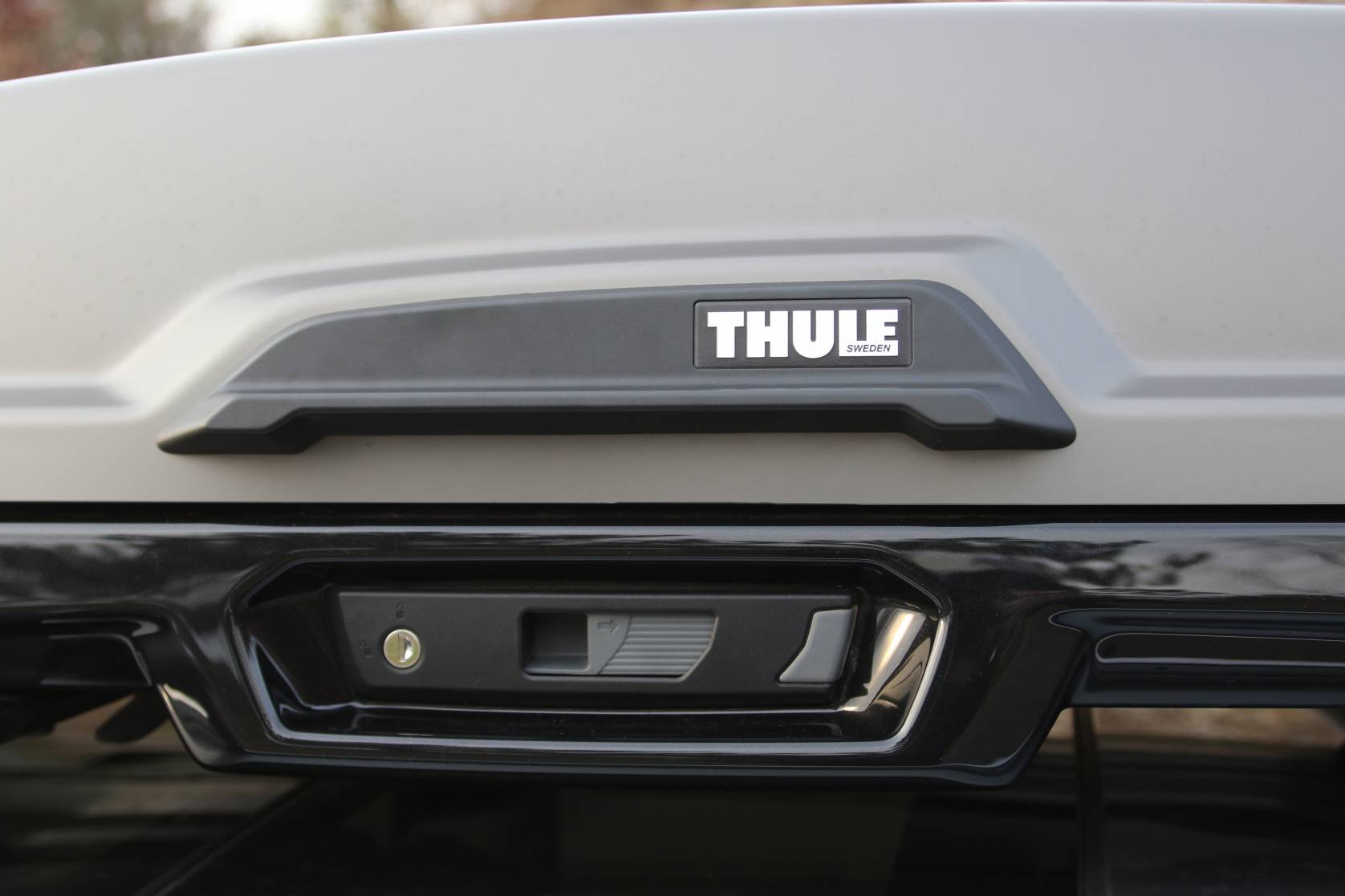 Thule Launches Vector M and Alpine Rooftop Cargo Boxes | GearJunkie