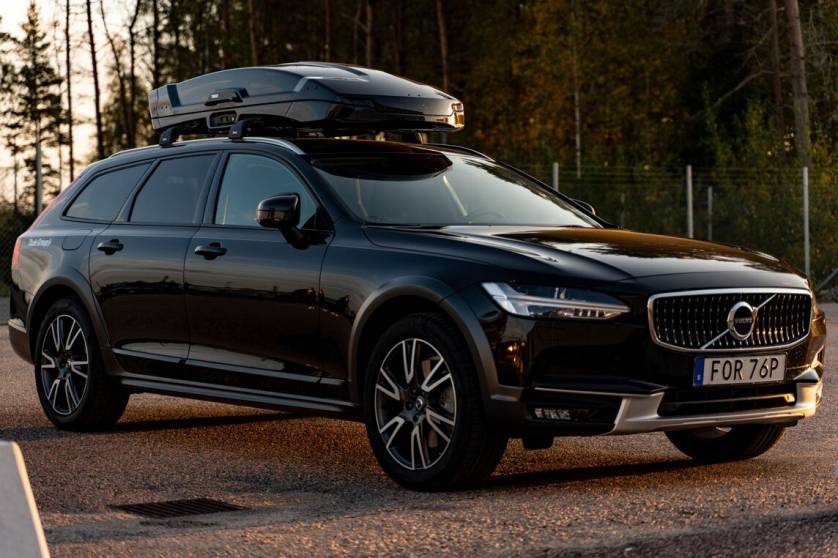 Thule Launches Luxury Cargo Carrier: Vector Roof Box Review | GearJunkie