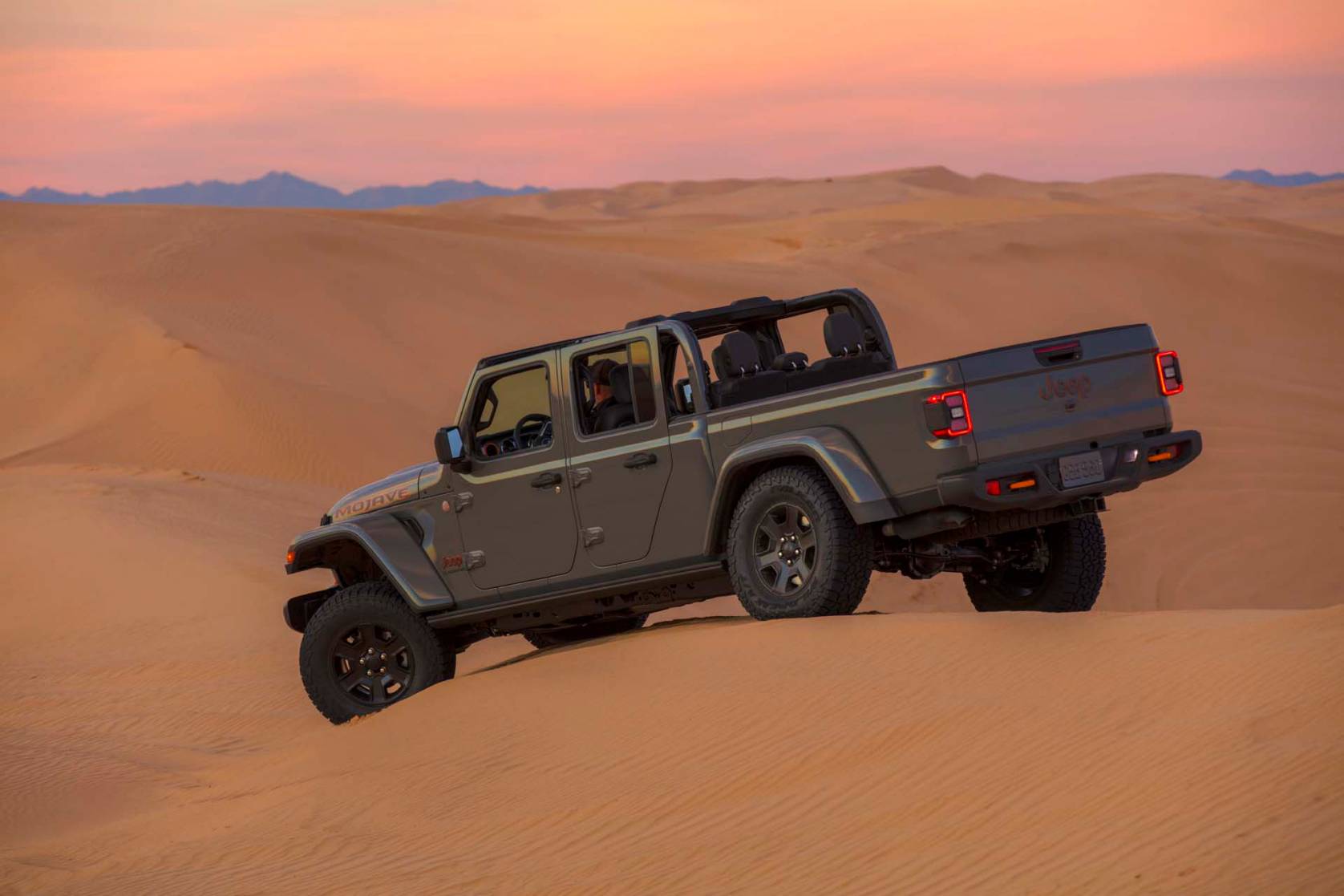 Jeep Unveils 'Desert Rated' Gladiator Mojave to Take On Ford Raptor