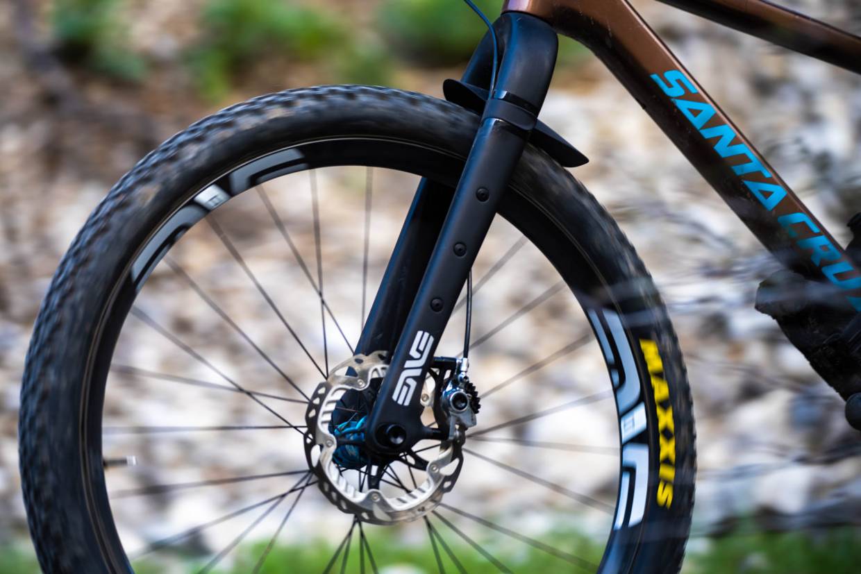 ENVE Modernizes the Carbon-Fiber 'Mountain Fork' | GearJunkie