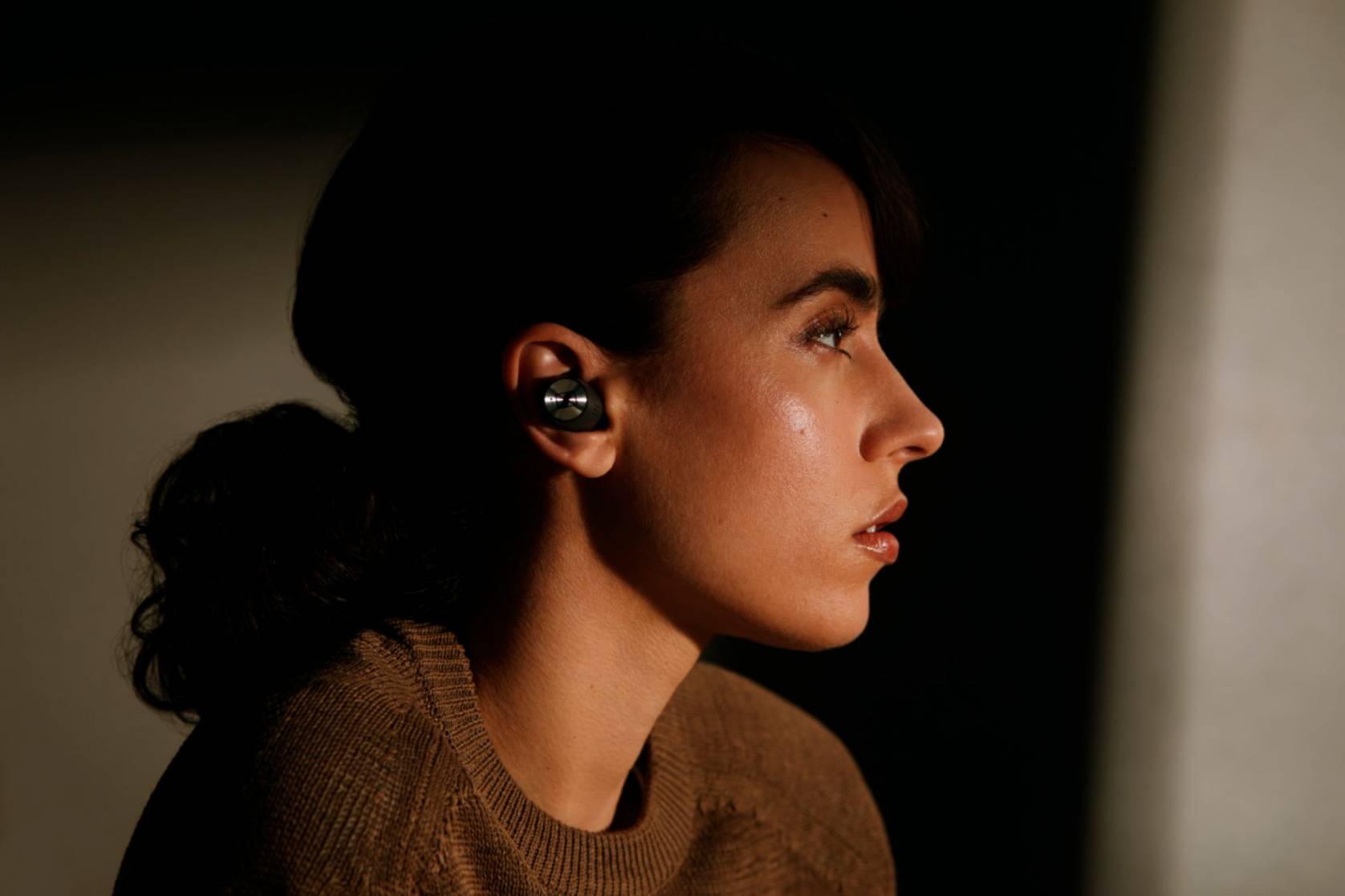 The Best Wireless Earbuds According to Musicians | GearJunkie