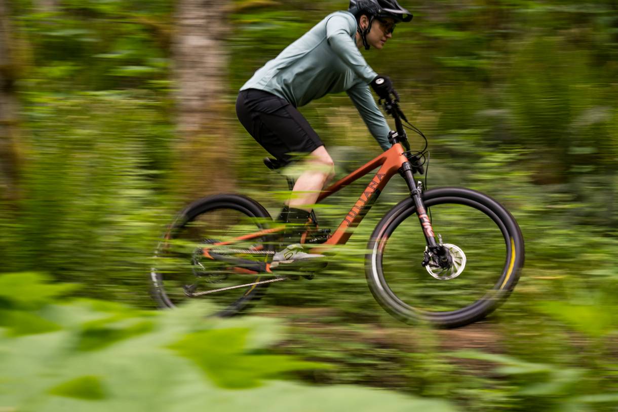 Brooklyn Bell and Jaime Hill Test the New Juliana Furtado Mountain Bike ...