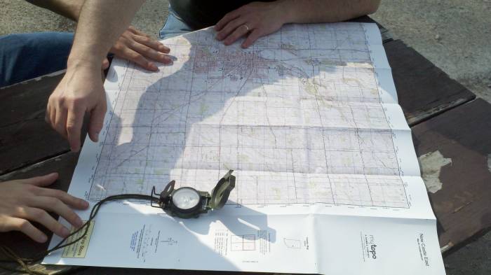 How to Use a Compass: Orienteering Basics | GearJunkie