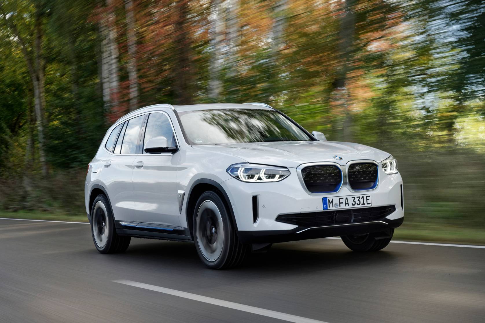 BASE Flying: BMW Unveils Motorized Wingsuit — and It's Electric ...