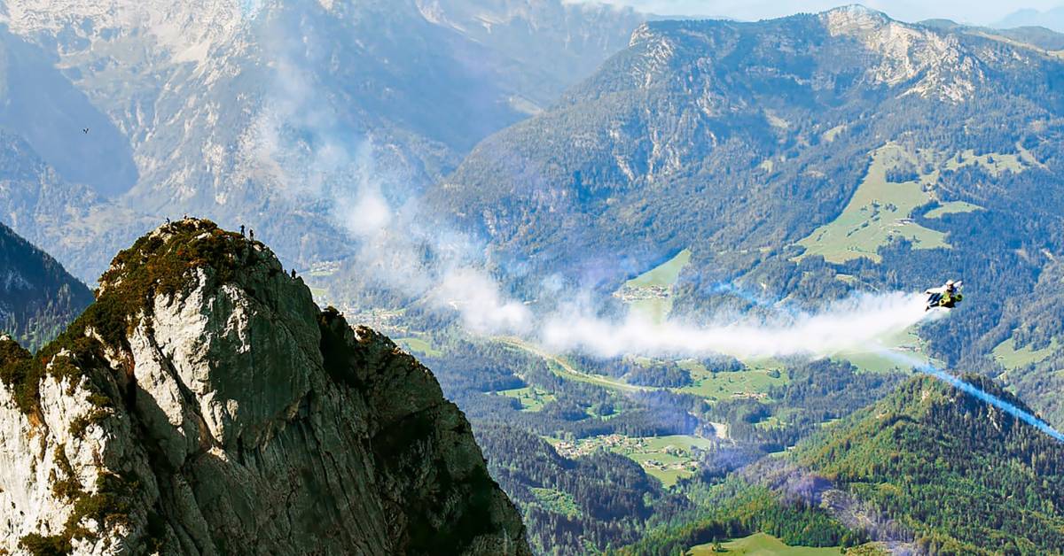 BASE Flying: BMW Unveils Motorized Wingsuit — and It's Electric ...