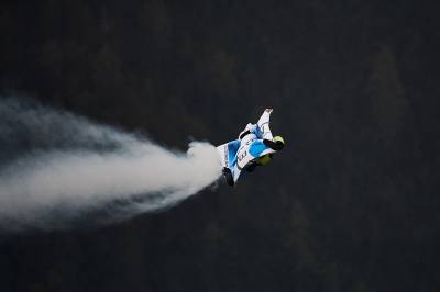 BASE Flying: BMW Unveils Motorized Wingsuit — and It's Electric ...