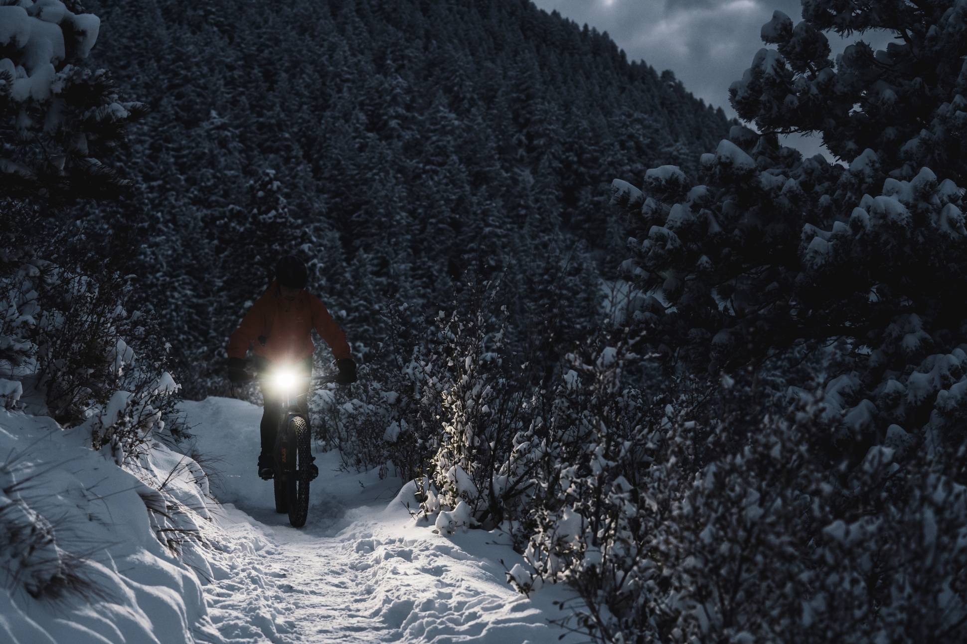 The Best Mountain Bike Lights of 2023 | GearJunkie