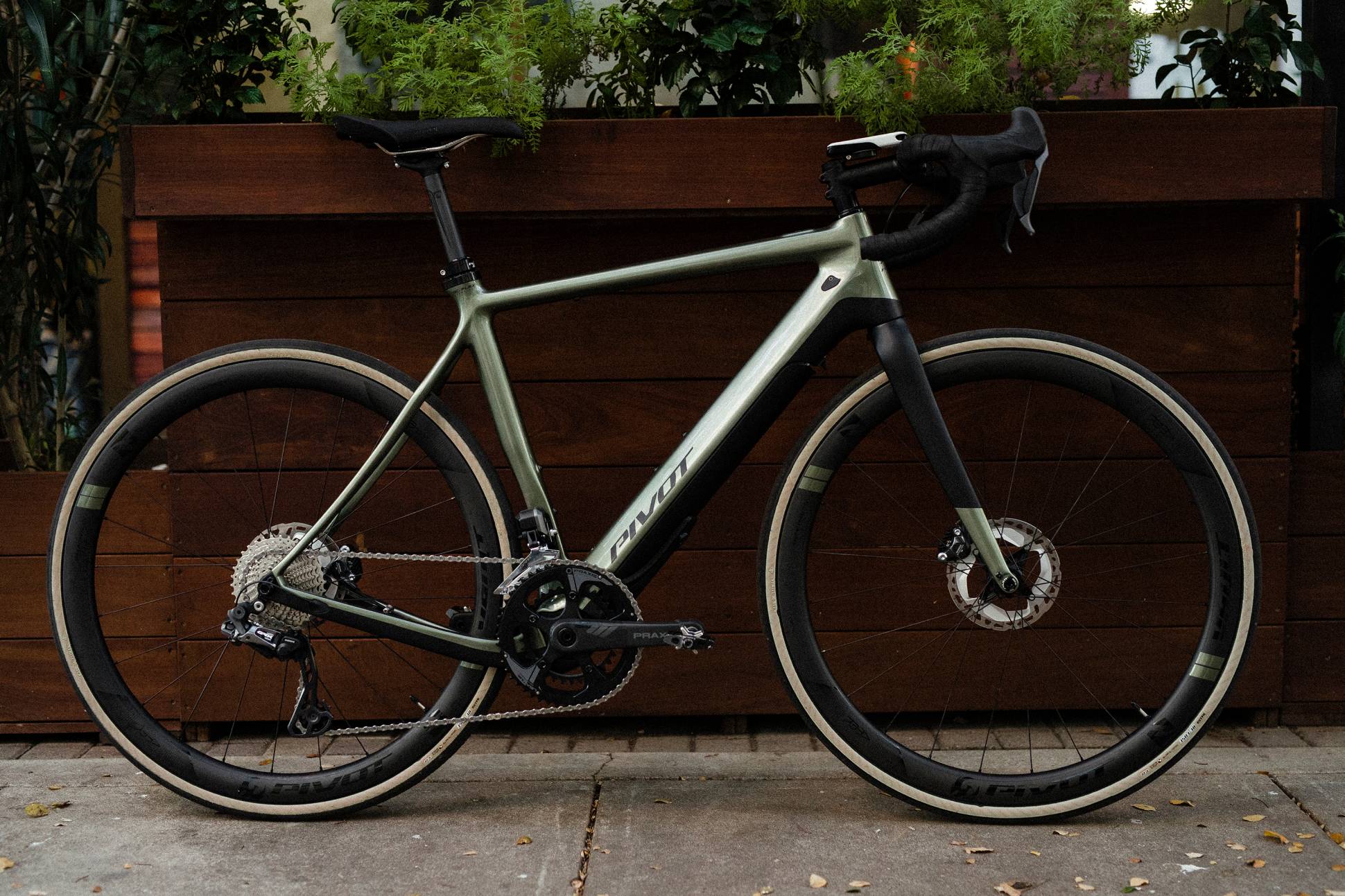 Slush Fund Bike: Pivot E-Vault Offers Top-Shelf Pedal Assist | GearJunkie