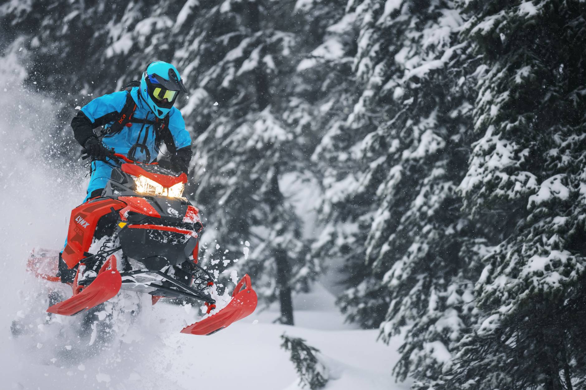 Lynx Snowmobiles Hit North America: Rave RE, Boondocker DS First Look ...