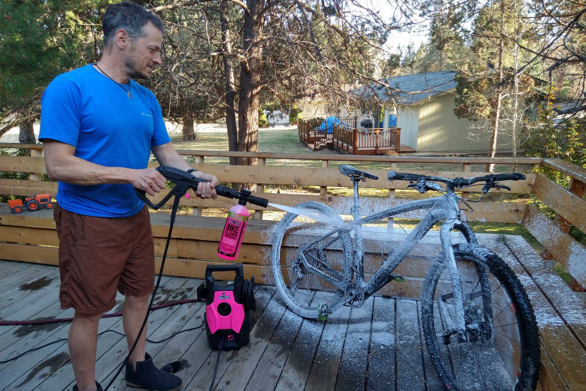 MTB Washing Machine: Muc-Off Bicycle Pressure Washer Review | GearJunkie