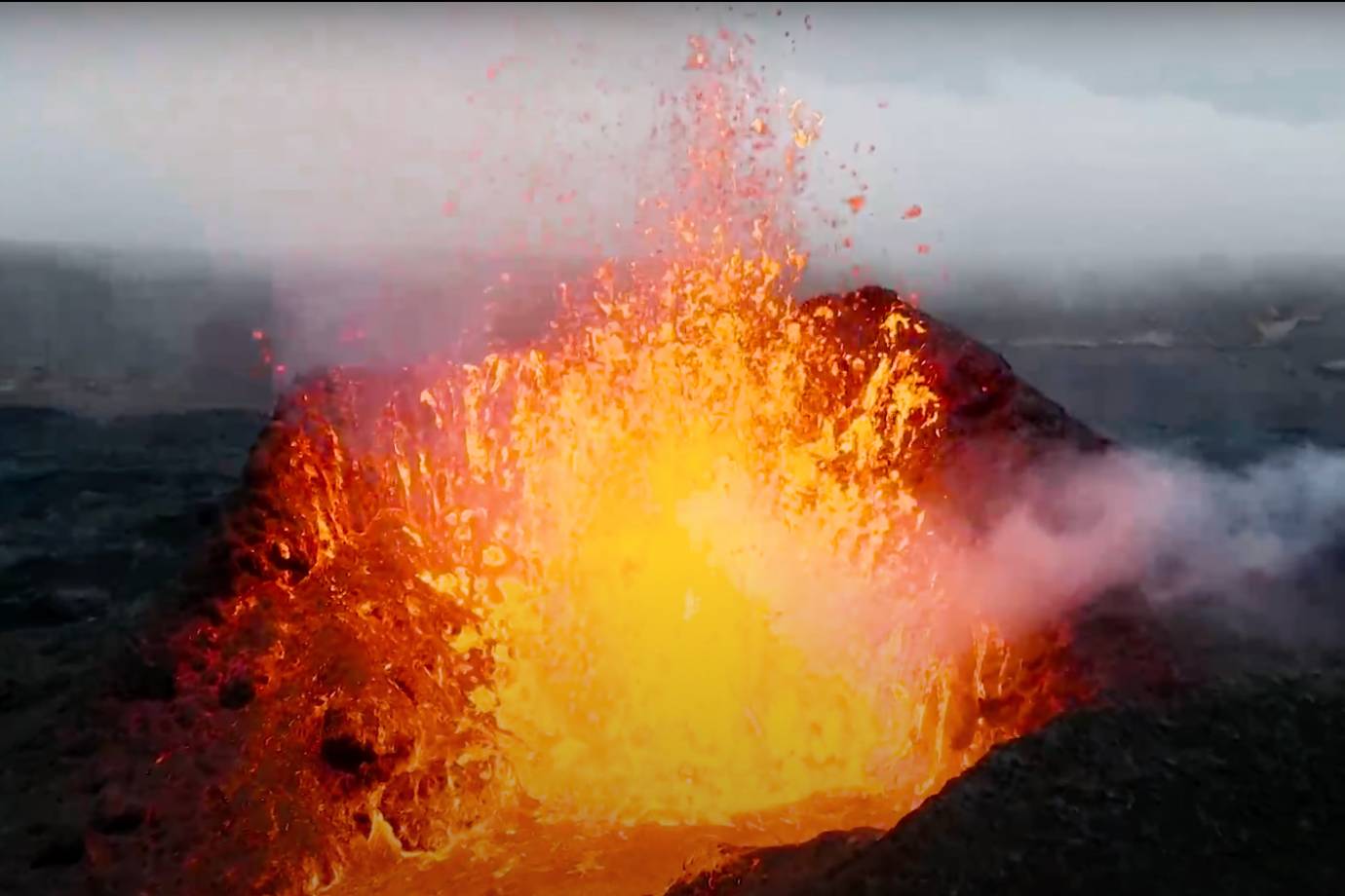 Volcano VR: Watch Eruption in Immersive 8K Drone Video | GearJunkie