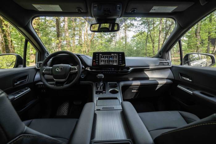 Overland Minivan: Toyota Unveils Sienna ‘Woodland’ Special Edition ...