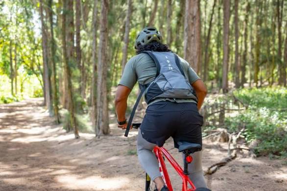 Backpack Keeps Hikers Cool With 'Nano-Polymer' Tubes | GearJunkie