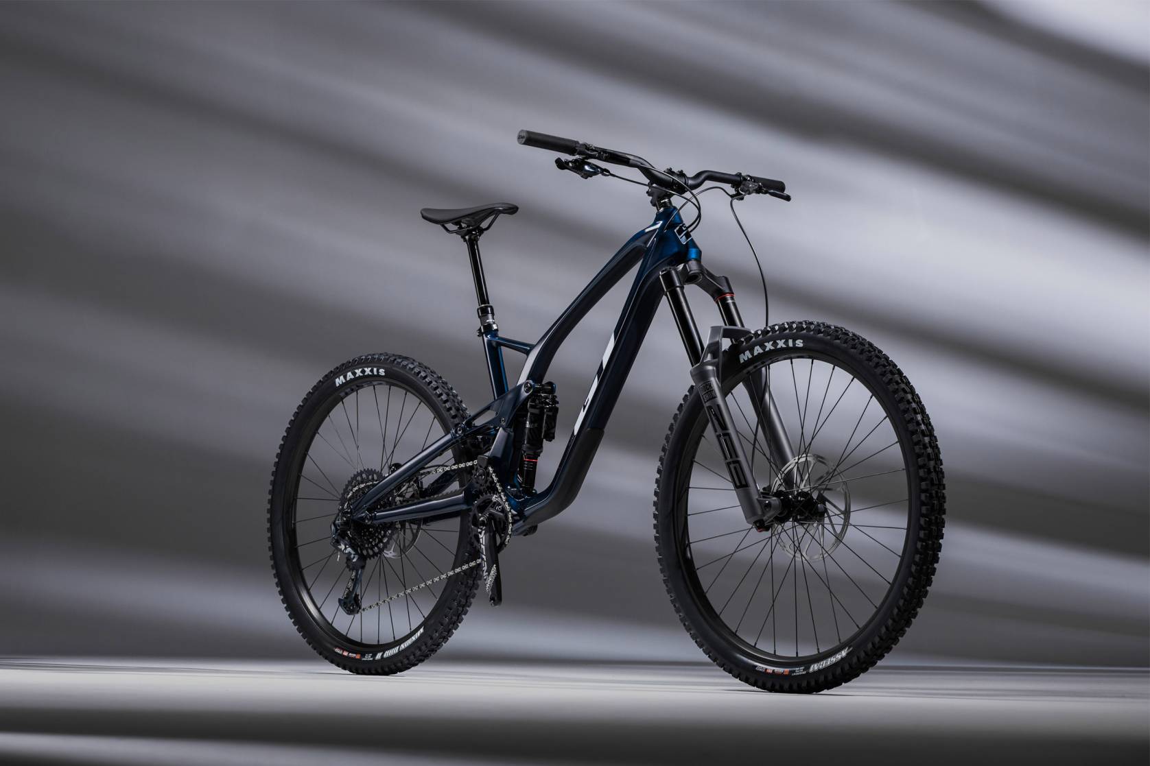 GT Force Carbon Review: This Enduro Bike Can 'Roll Over Anything ...