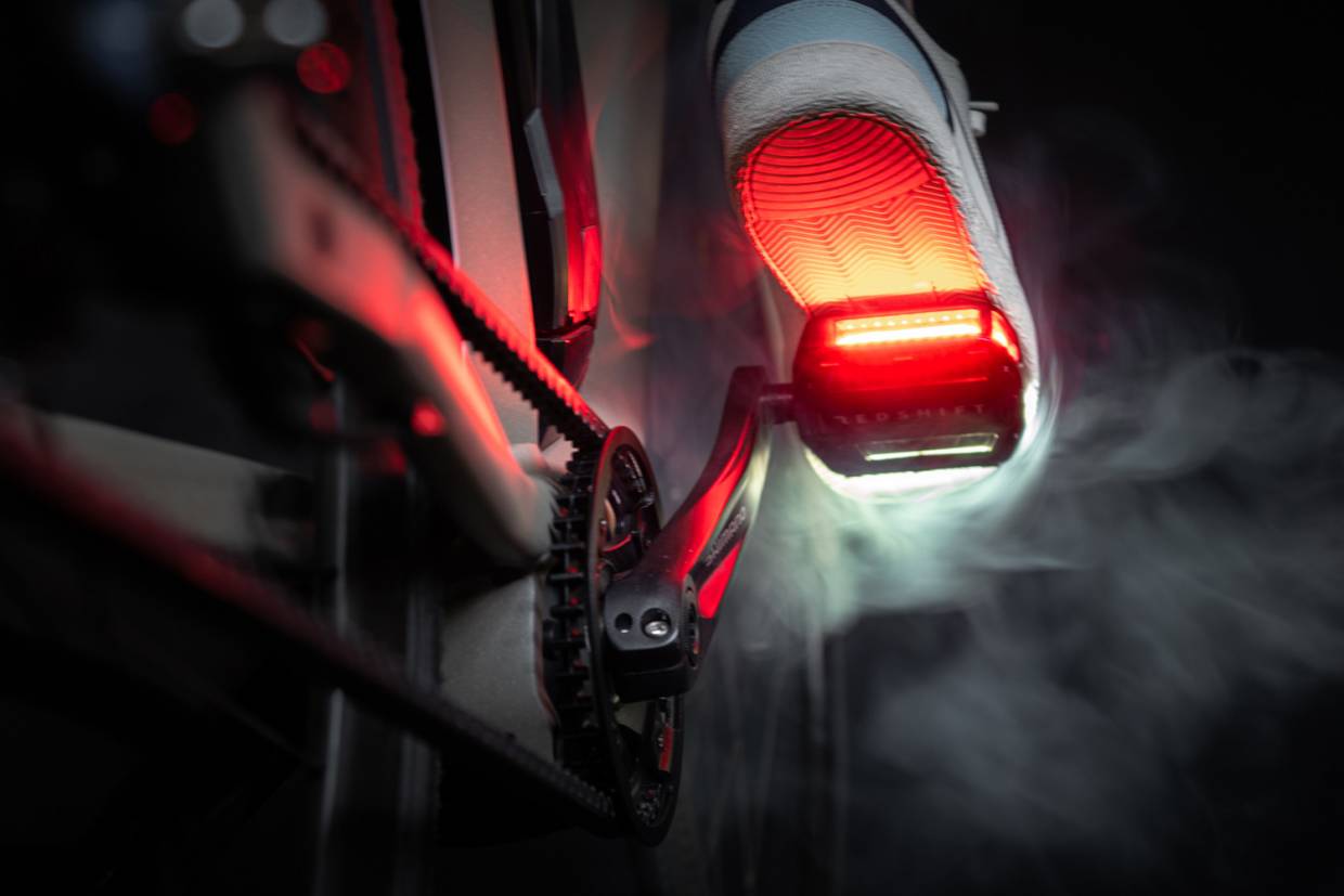 Redshift’s LED Arclight Pedals Make Bike Commuters More Visible to Cars ...