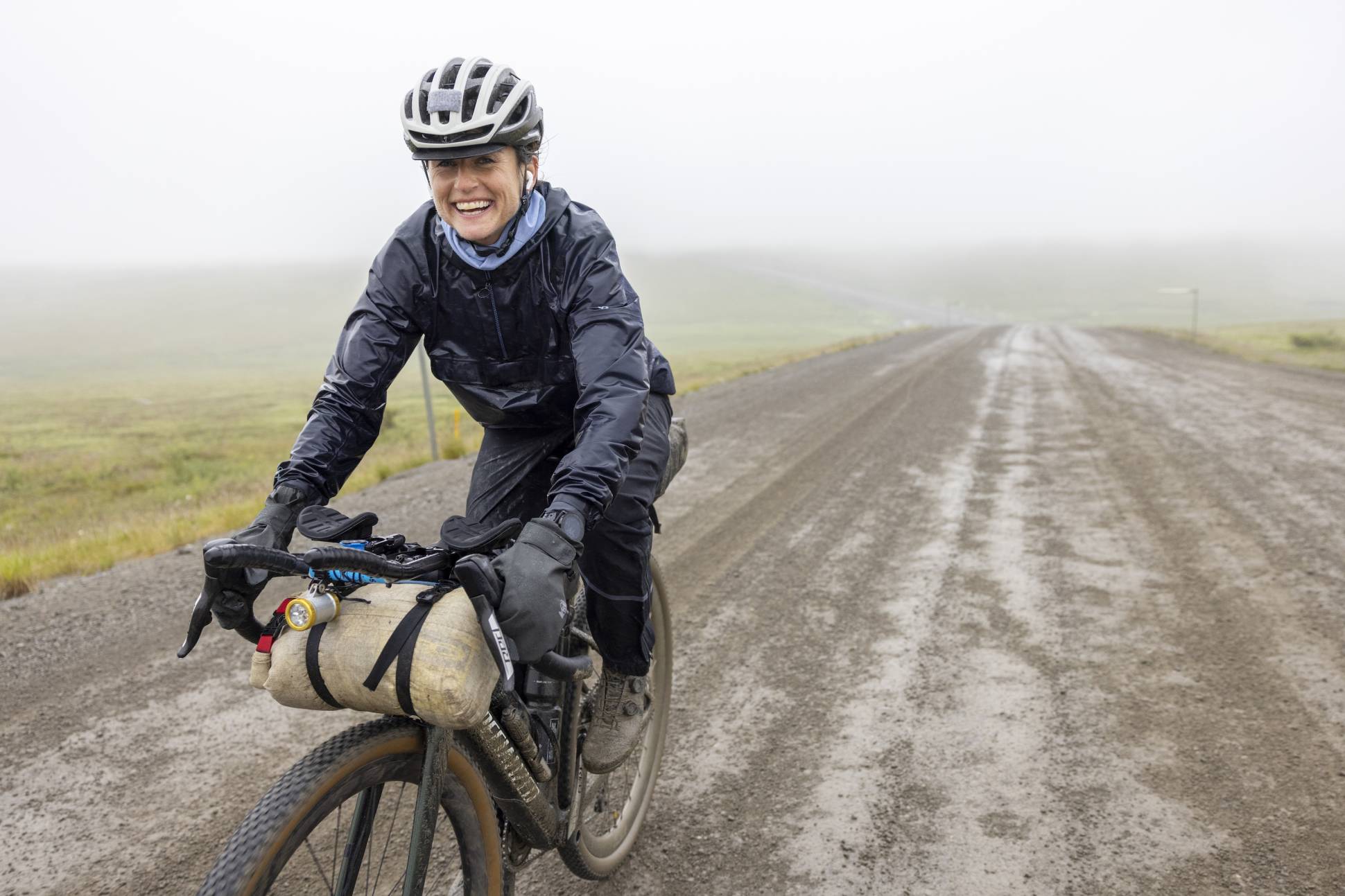 1 Road, 850 Miles: Lael Wilcox Crushes Alaska Pipeline FKT | GearJunkie