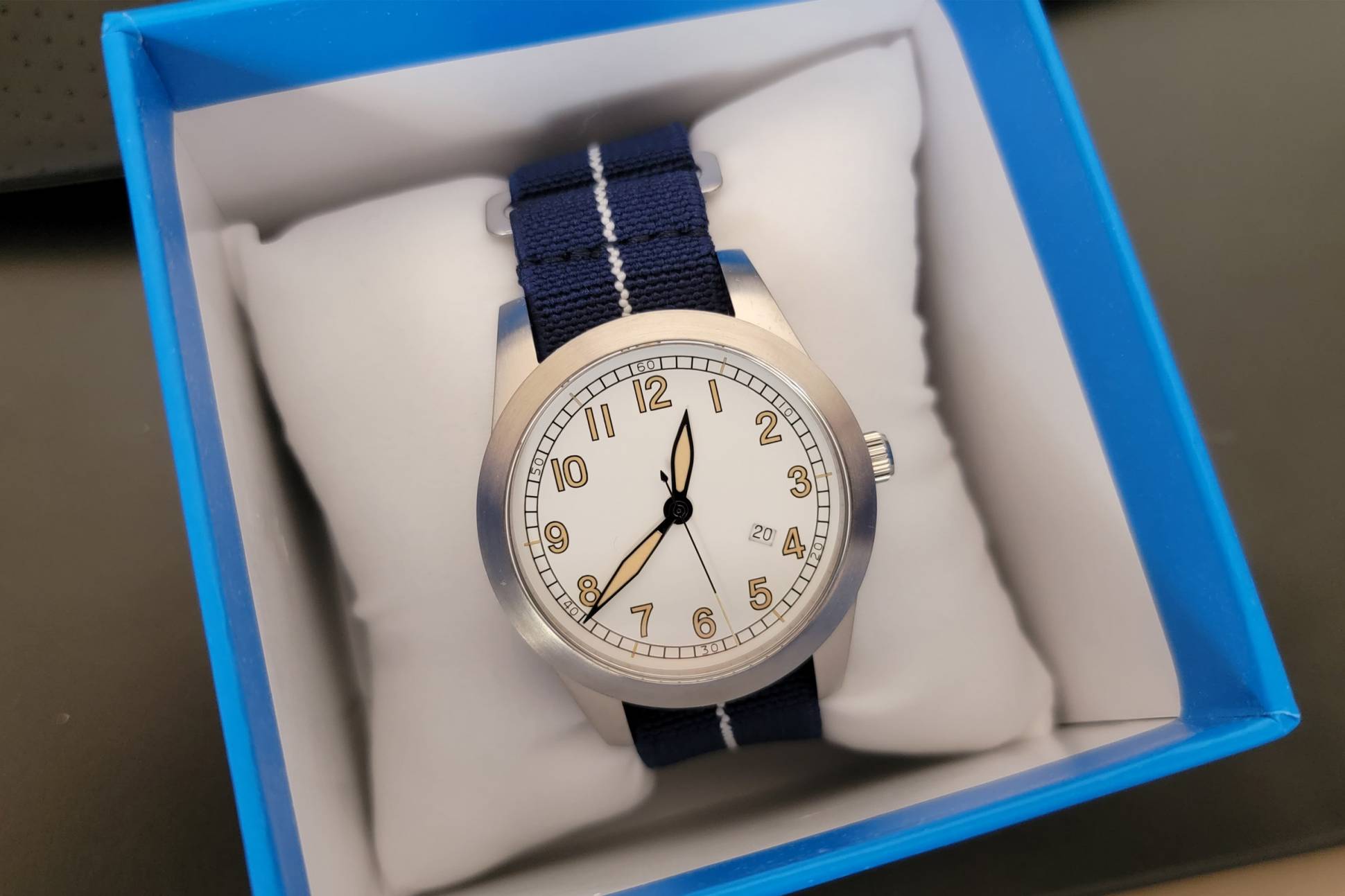 Precision American-Made Movement: Island Watch's ISL-75 'Ameriquartz ...