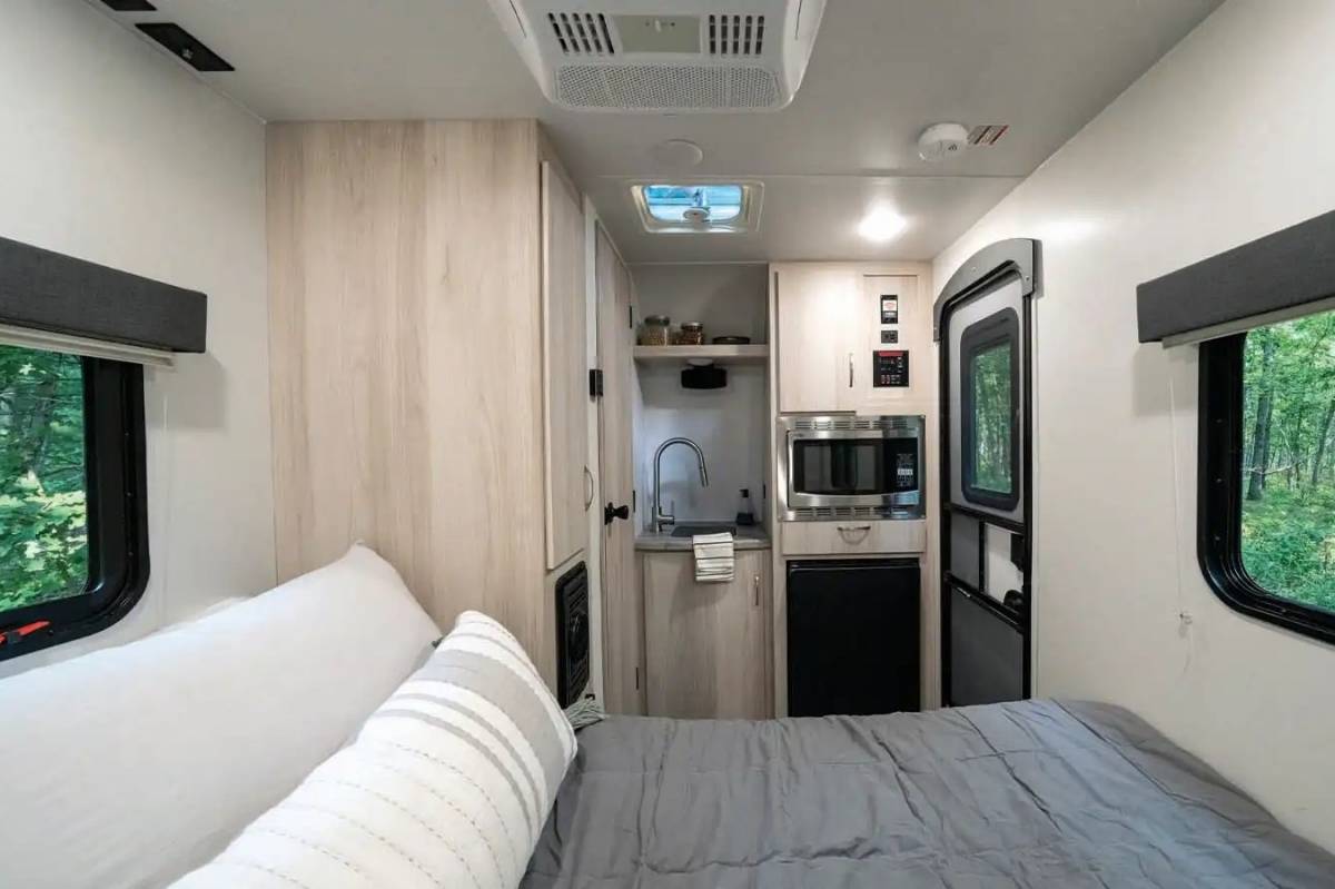 Most Mini Winnie: The Hike 100 Is Winnebago’s Smallest Trailer Yet ...