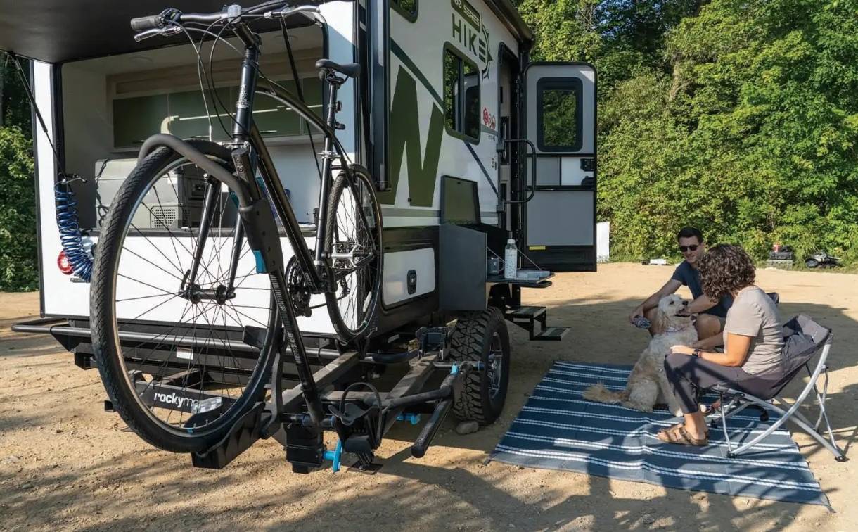 Most Mini Winnie: The Hike 100 Is Winnebago’s Smallest Trailer Yet ...